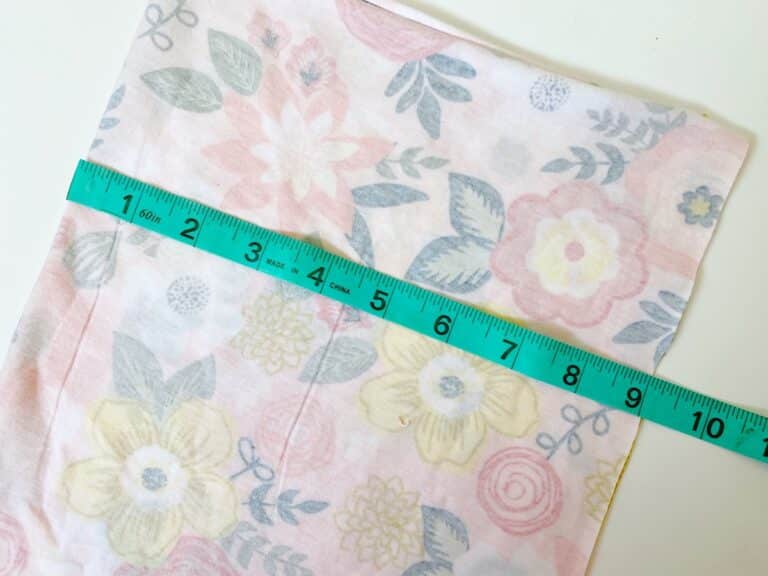 DIY Neck Gaiter in 3 Steps (No Pattern Needed) - Easy Things to Sew