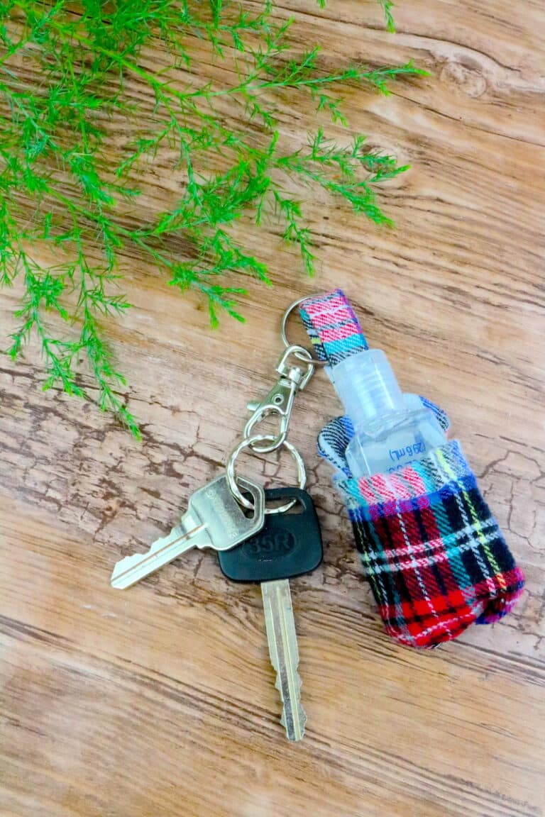 DIY Hand Sanitizer Holder Keychain - Easy Things to Sew