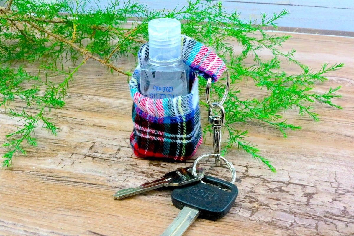 DIY Hand Sanitizer Holder Keychain - Easy Things to Sew