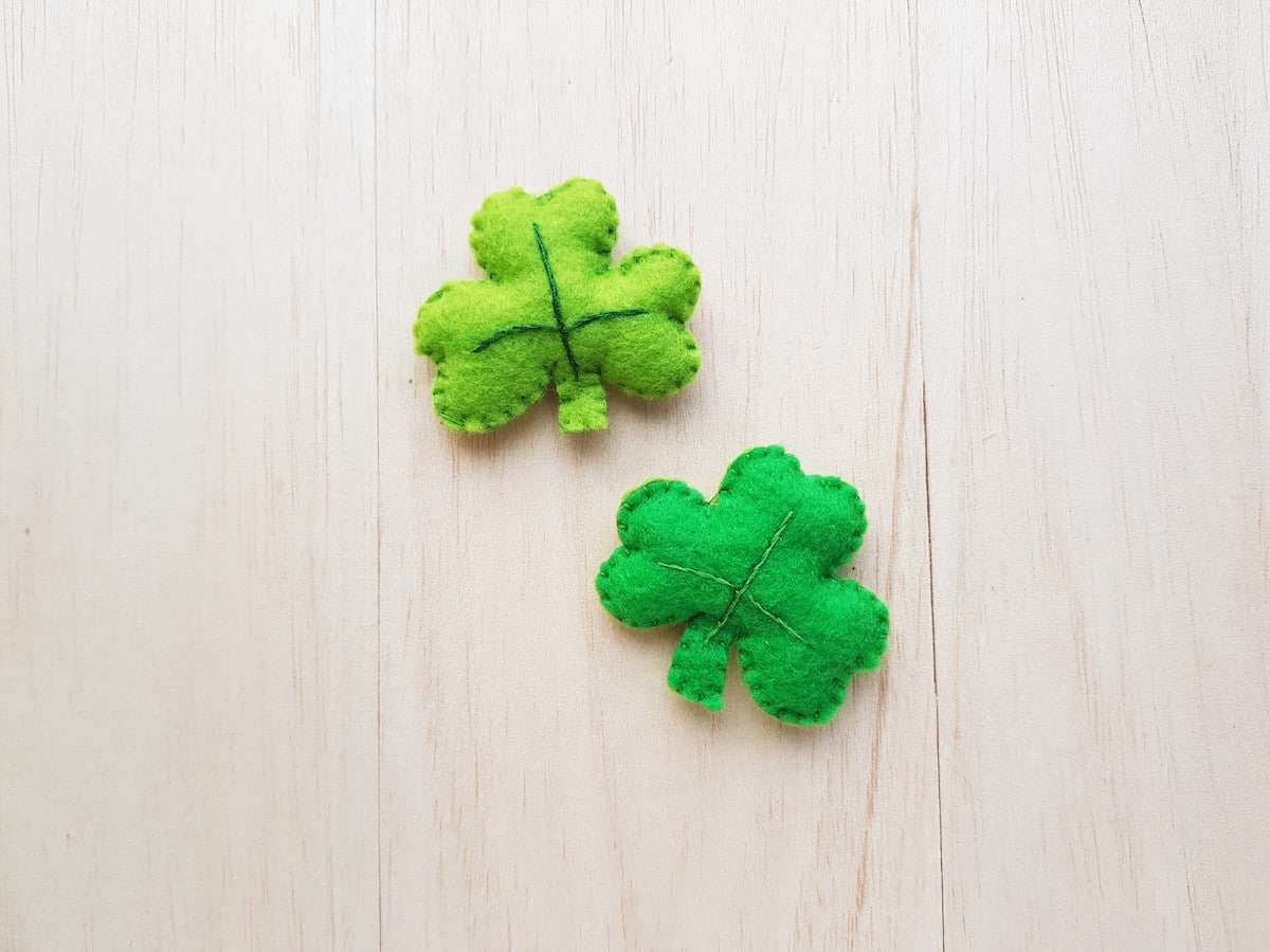 Felt Shamrock Plushie (Free Pattern) - Easy Things to Sew