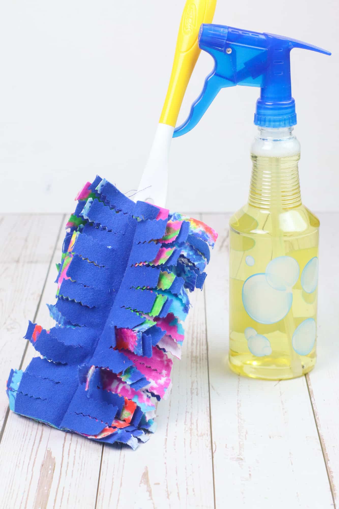 DIY Reusable Swiffer Duster (Washable Dusting Cloth) - Easy Things to Sew