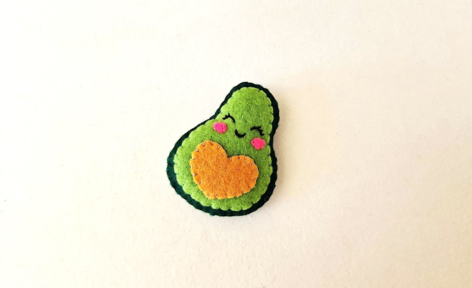 Felt Avocado Plushie (Free Pattern) - Easy Things to Sew