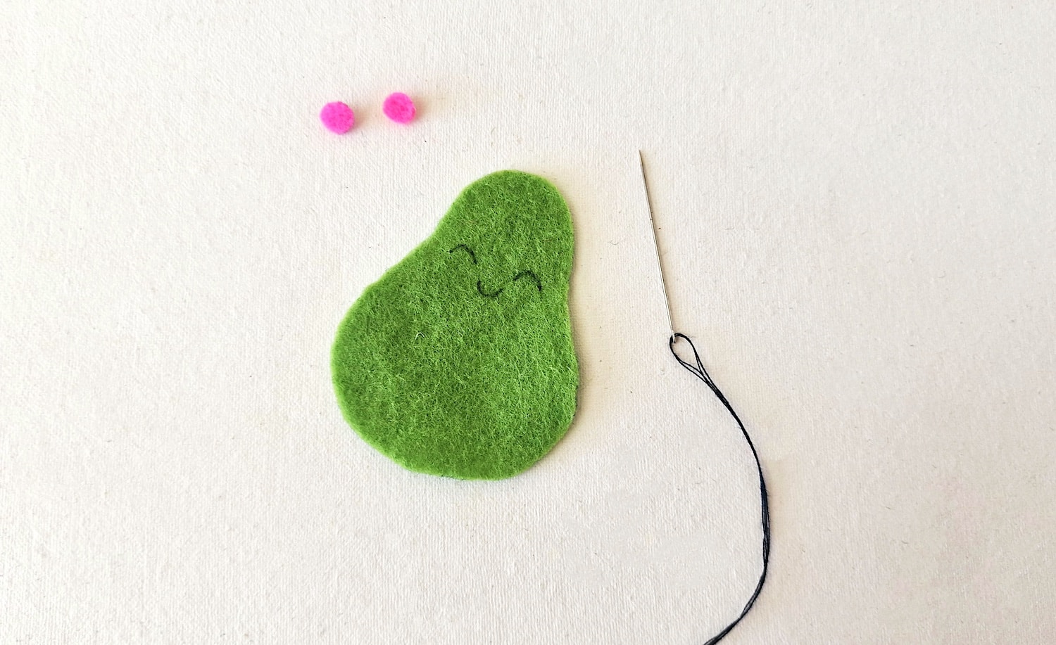 Felt Avocado Plushie (Free Pattern) - Easy Things to Sew