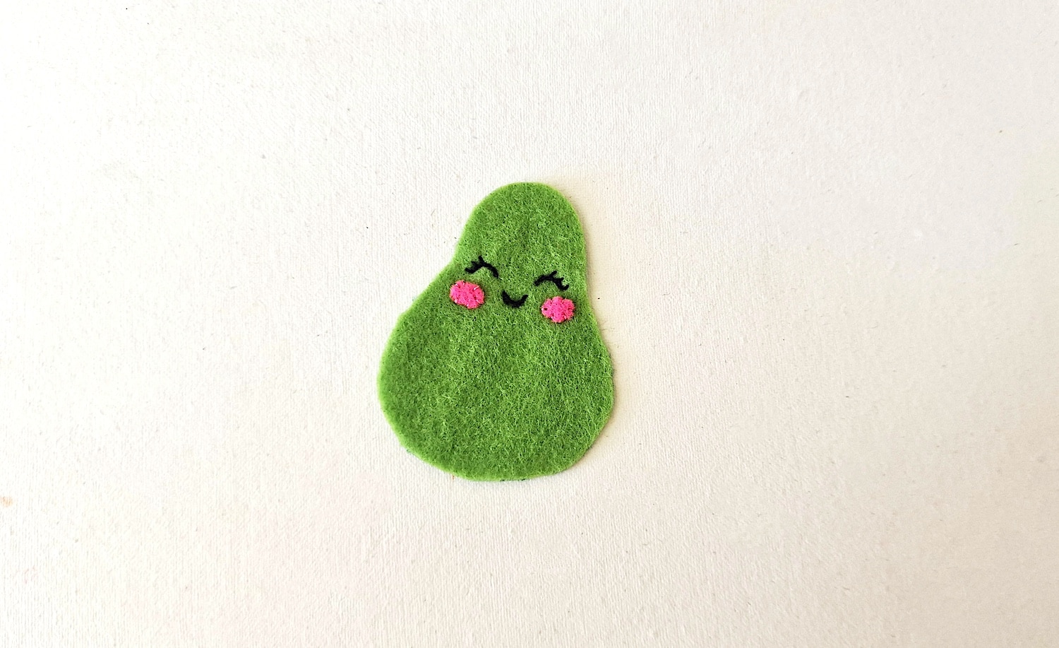Felt Avocado Plushie (Free Pattern) - Easy Things to Sew