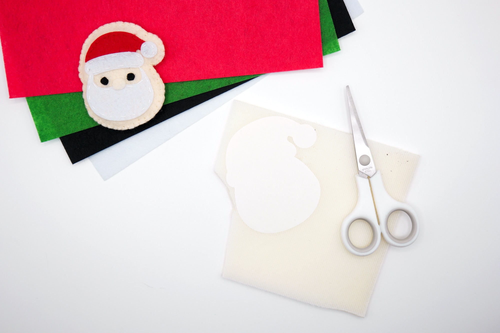 Santa Cookie Christmas Ornament (Free Pattern) - Easy Things to Sew