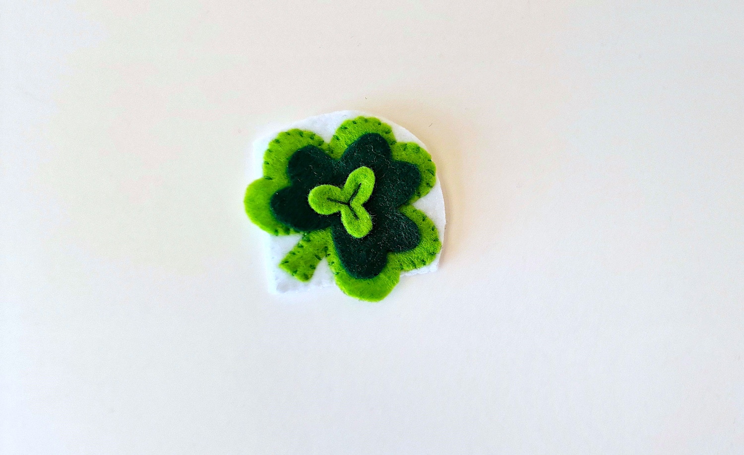 Felt Shamrock Bookmark (Free Pattern) - Easy Things to Sew