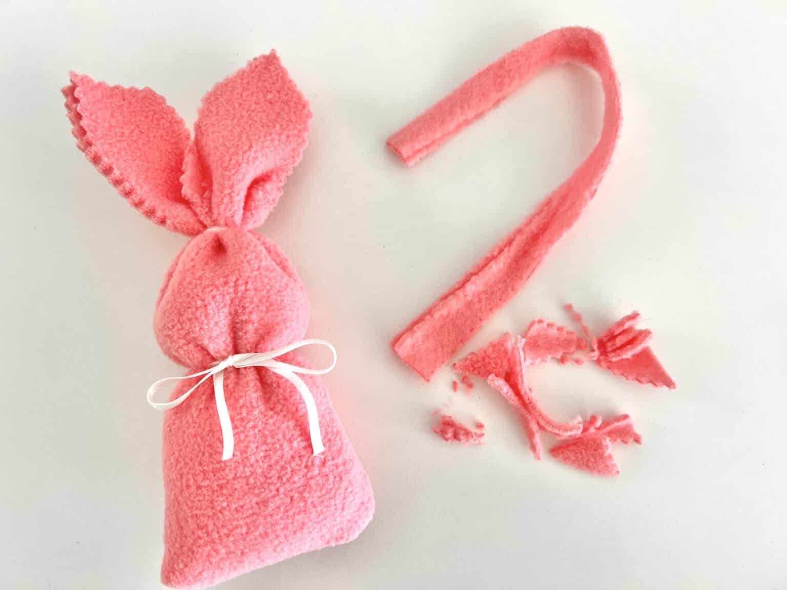 10-Minute Fleece Bunny (No Pattern Needed) - Easy Things to Sew