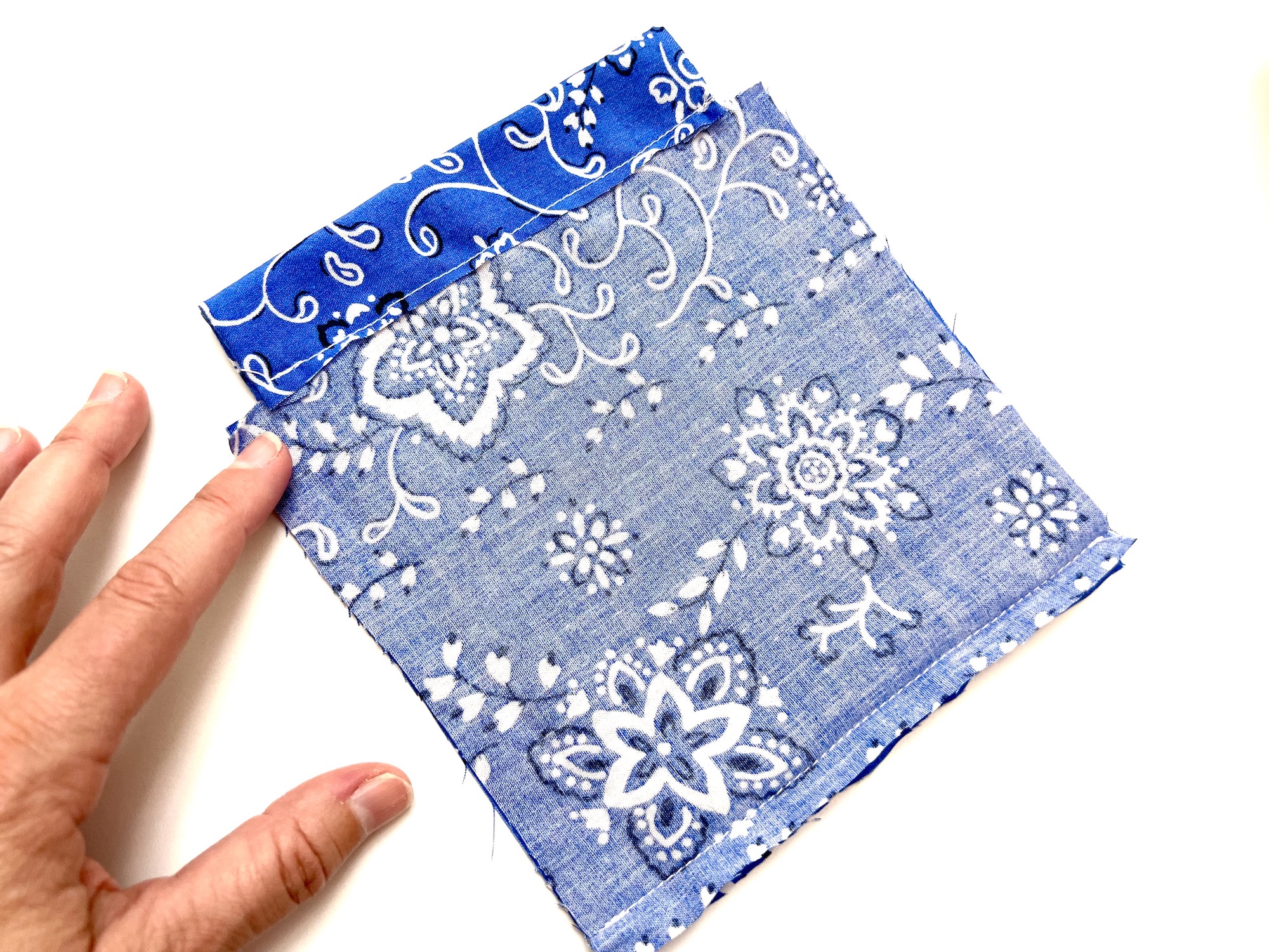 DIY Crayon Bag (with Video) - Easy Things to Sew