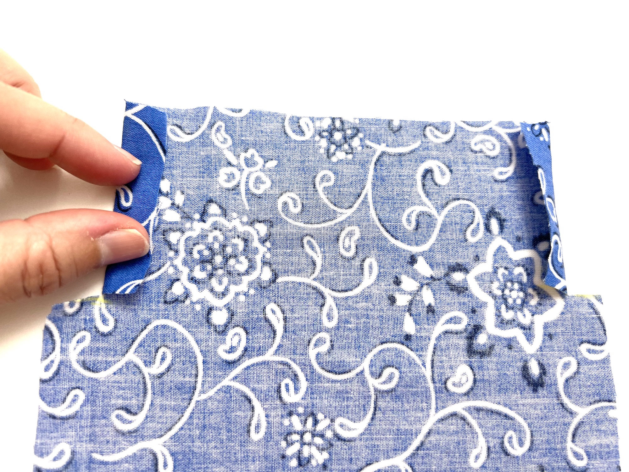 DIY Crayon Bag (with Video) - Easy Things to Sew