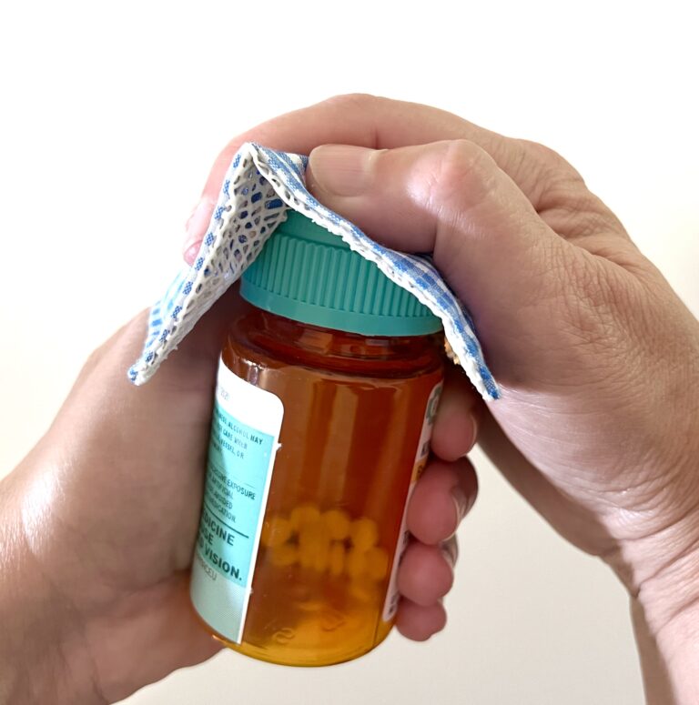 DIY Pill Bottle Opener (with Video Tutorial) - Easy Things to Sew