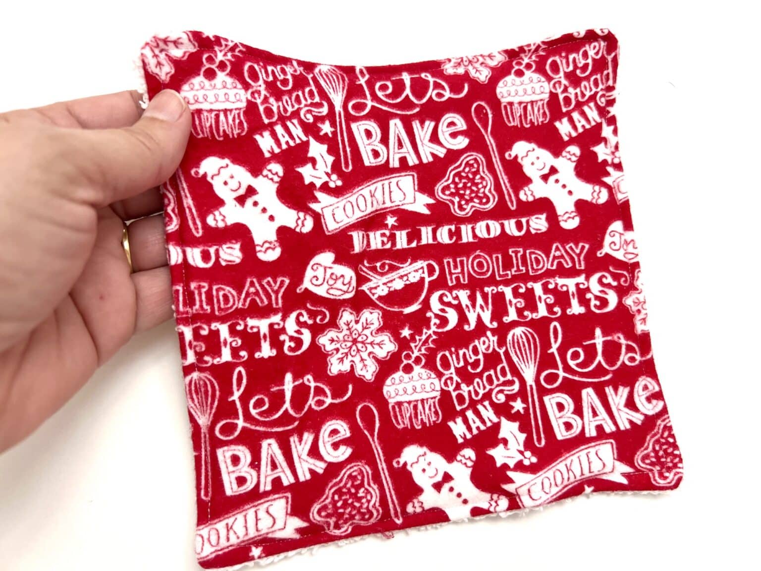DIY Reusable Paper Towels for Holiday Baking (with Video Tutorial) - Easy Things to Sew