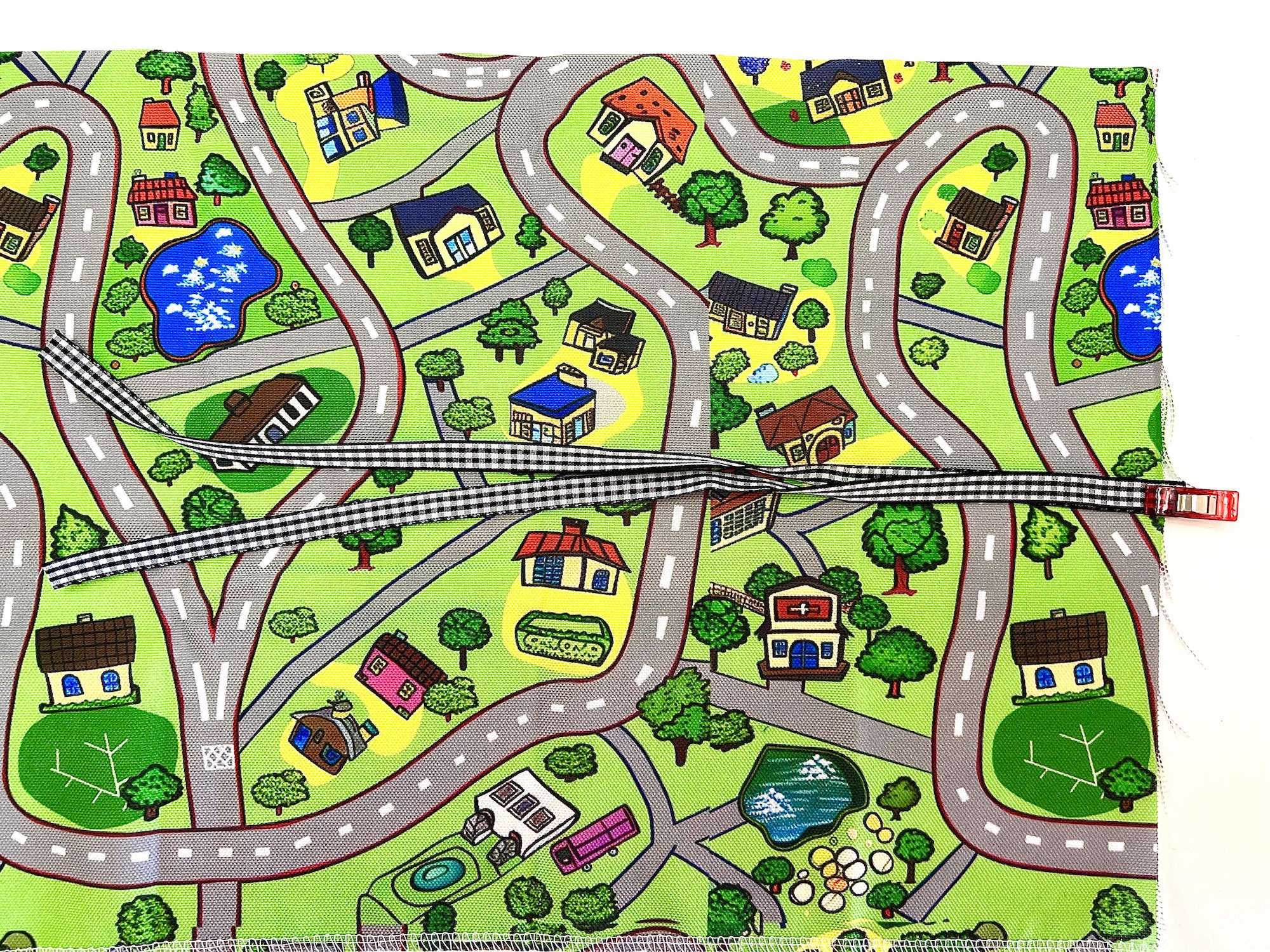 DIY Roll Up Car Play Mat (with Video Tutorial) - Easy Things to Sew