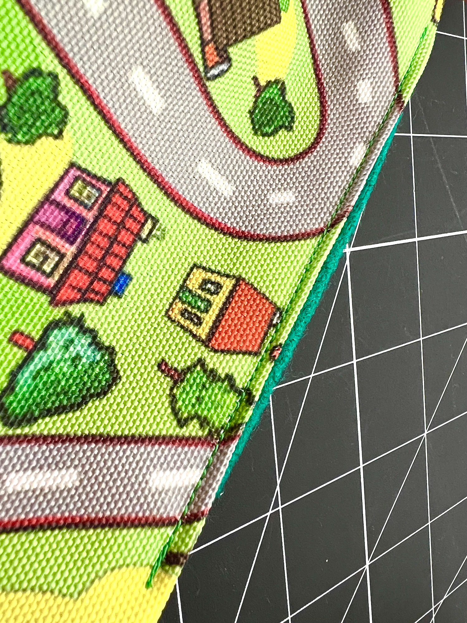 DIY Roll Up Car Play Mat (with Video Tutorial) - Easy Things to Sew