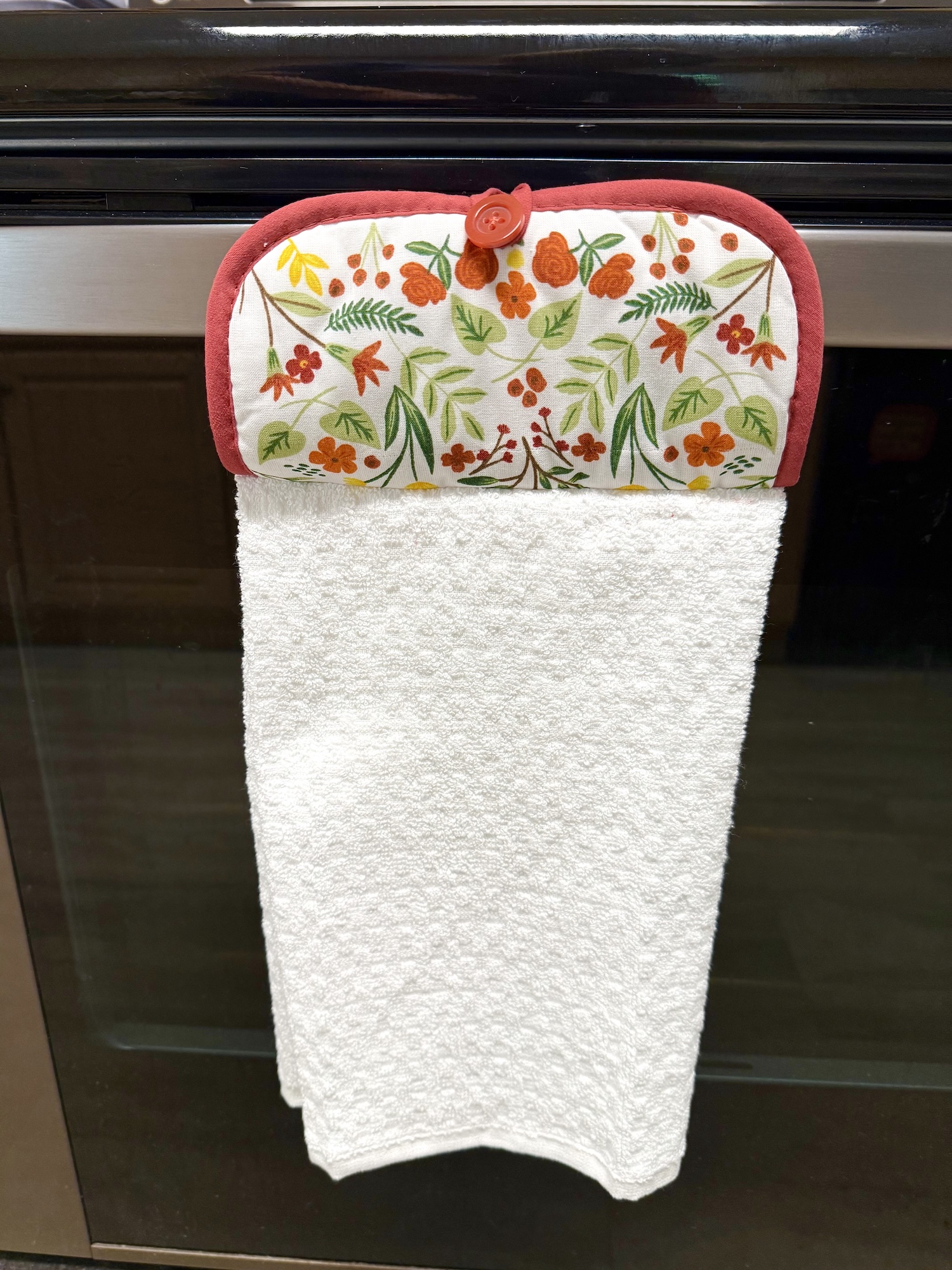 Easy Hanging Kitchen Towel Holder Sewing Tutorial (with Video) - Easy ...