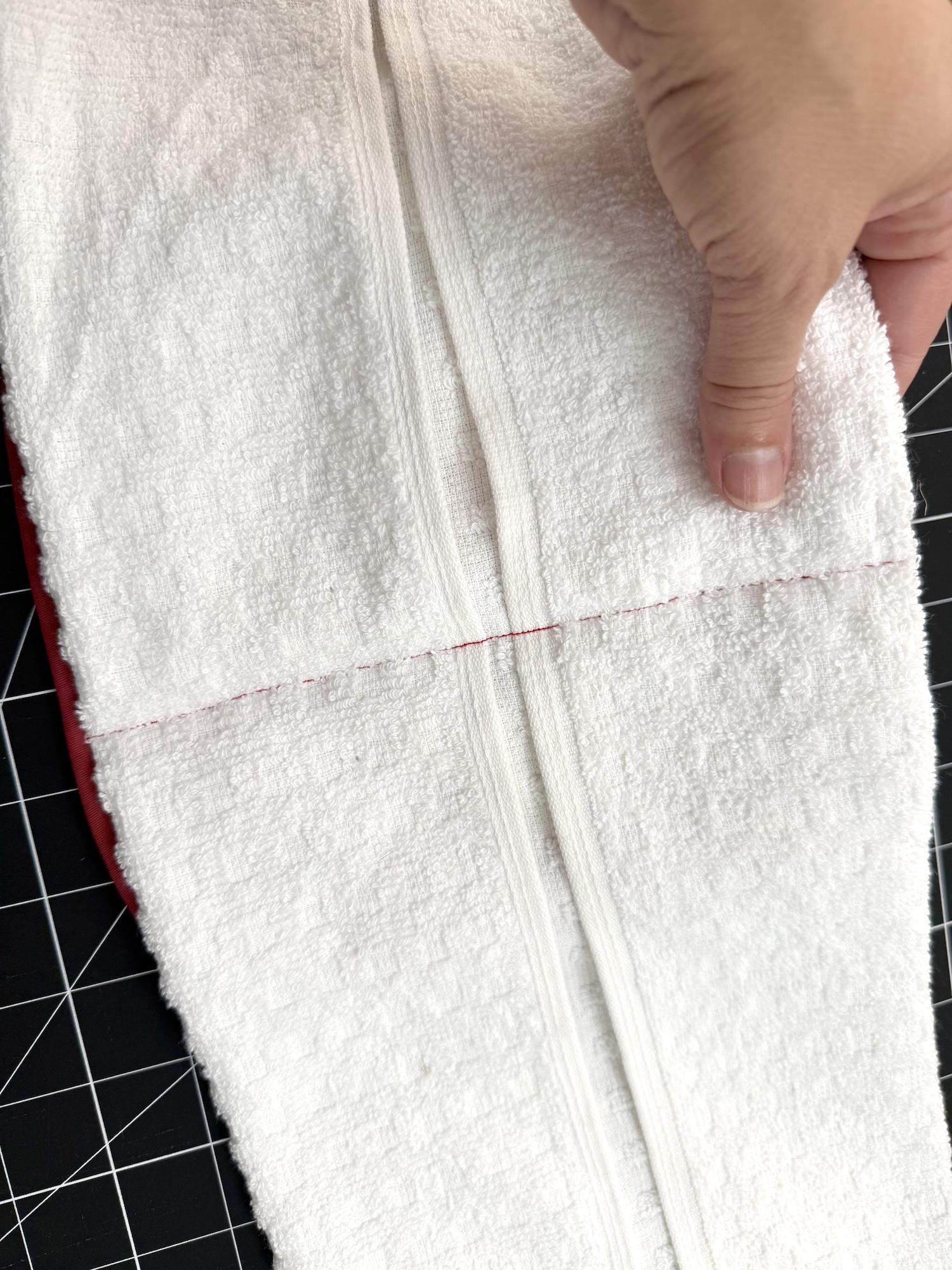 Easy Hanging Kitchen Towel Holder Sewing Tutorial (with Video) - Easy ...
